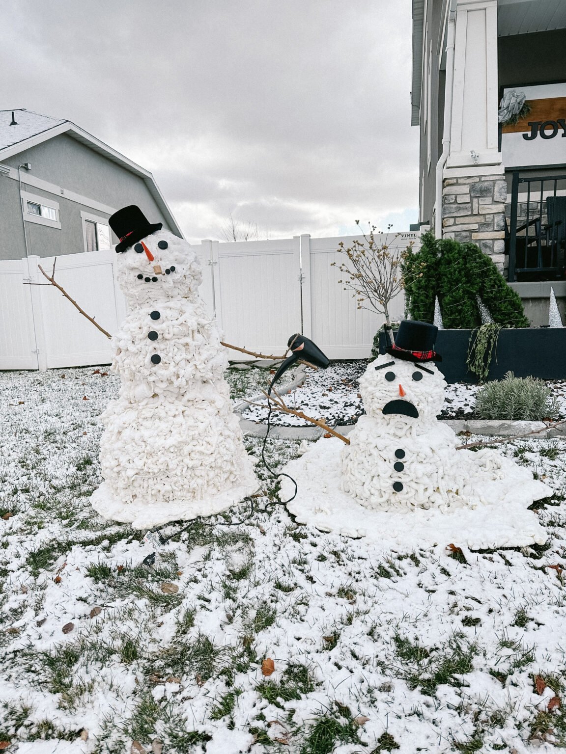How to Build a Melting Snowman Yard Decoration - SPetrichHome